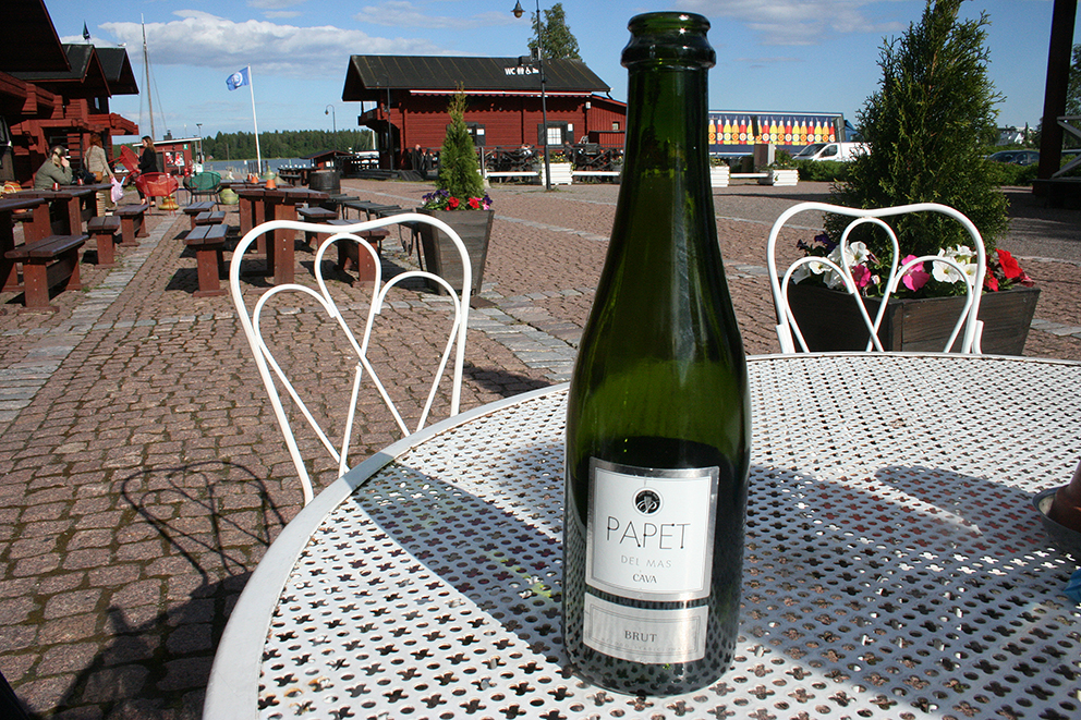 Trevlig midsommar! | Debutsky's Blog – Inne i huvudet på en författare