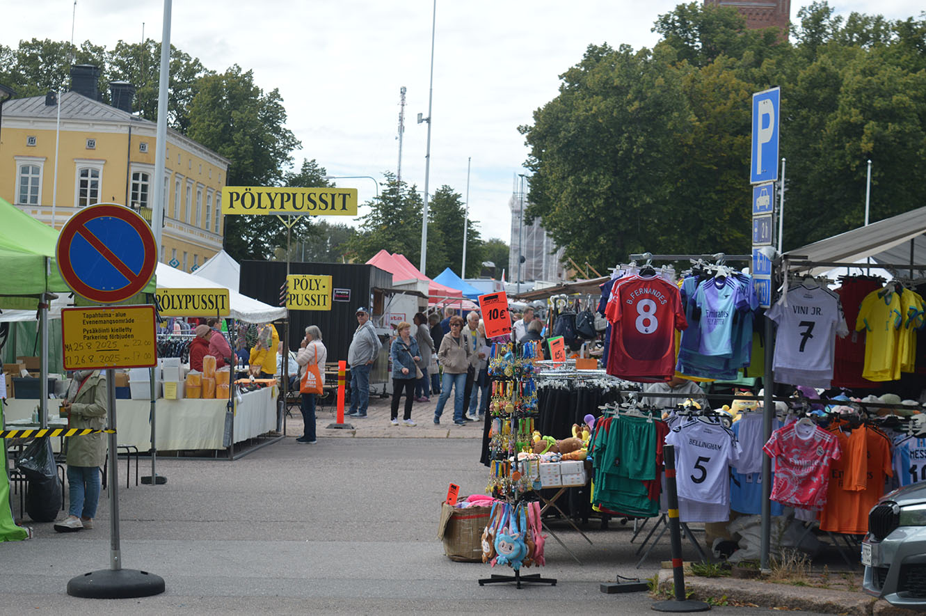 Marknadstraditionerna lever i Lovisa | Debutsky's Blog – Inne i huvudet ...